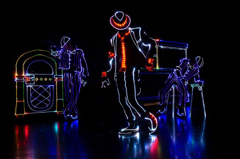 What To Wear To A Las Vegas Show? | Dress Code